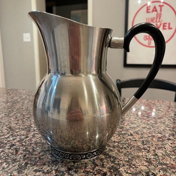 Oneida | Dining | Vintage Oneida Stainless Steel Water Pitcher With Ice ...
